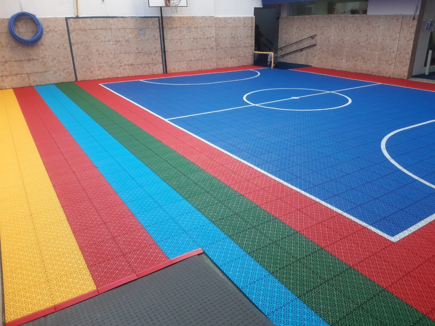 Piso Esportivo Modular – Tudo para quadras de futevolei e beachtennis.
